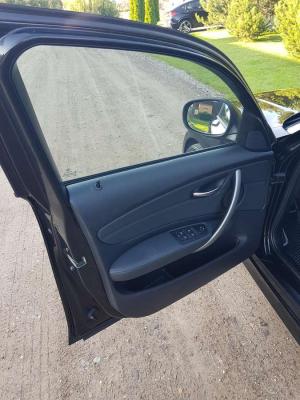 Black BMW 118 2011 in Kaunas, with an engine capacity of 2.00 L and mileage of 259 thousand km for 4400 €, photo 9 on AUTOMOTO.COM.LV