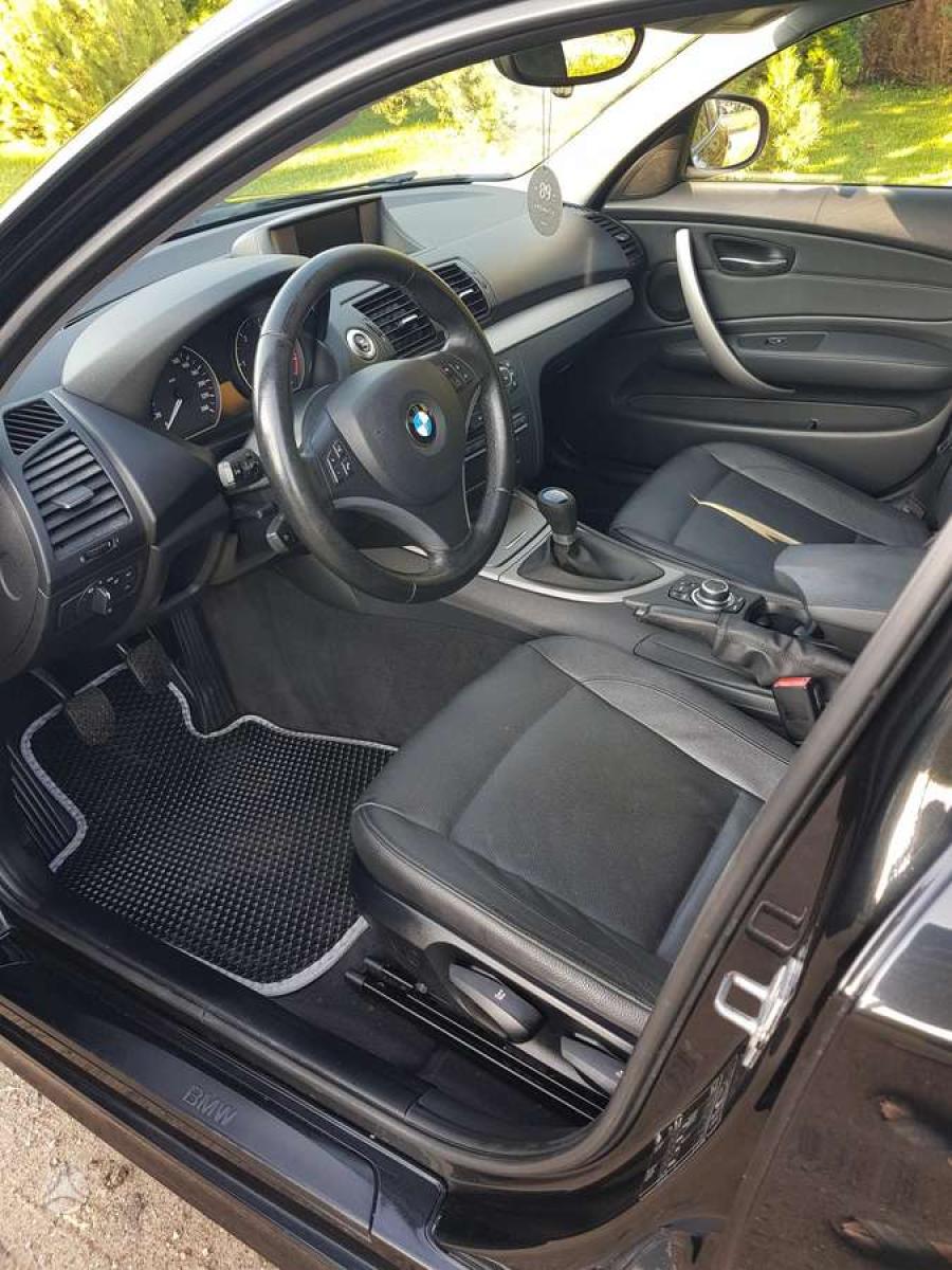 Black BMW 118 2011 in Kaunas, with an engine capacity of 2.00 L and mileage of 259 thousand km for 4400 €, photo 10 on AUTOMOTO.COM.LV