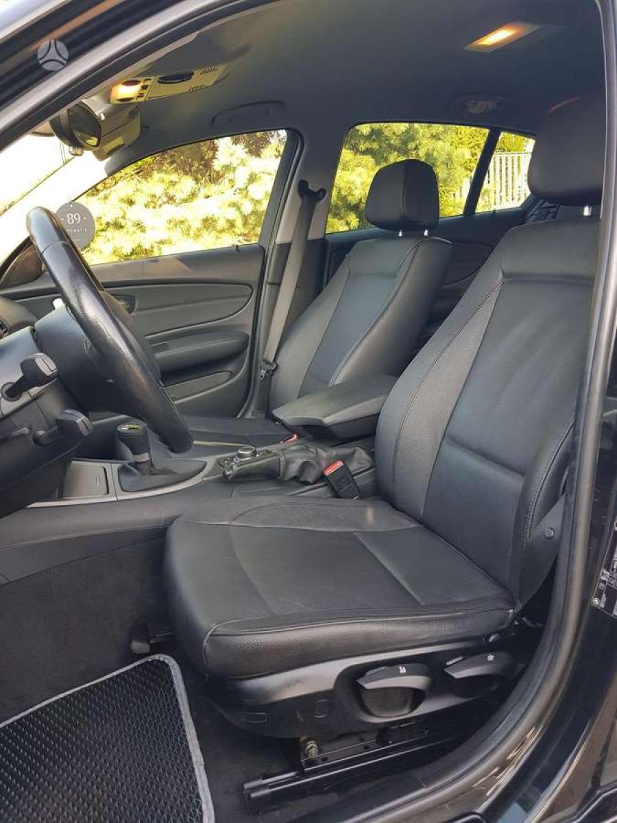 Black BMW 118 2011 in Kaunas, with an engine capacity of 2.00 L and mileage of 259 thousand km for 4400 €, photo 11 on AUTOMOTO.COM.LV
