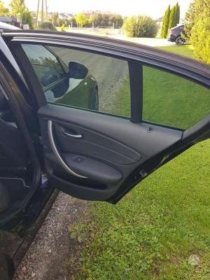 Black BMW 118 2011 in Kaunas, with an engine capacity of 2.00 L and mileage of 259 thousand km for 4400 €, photo 15 on AUTOMOTO.COM.LV