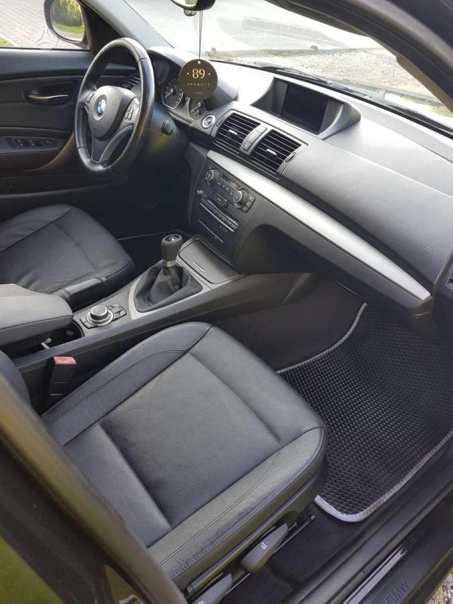 Black BMW 118 2011 in Kaunas, with an engine capacity of 2.00 L and mileage of 259 thousand km for 4400 €, photo 18 on AUTOMOTO.COM.LV