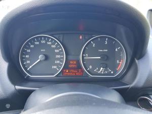 Black BMW 118 2011 in Kaunas, with an engine capacity of 2.00 L and mileage of 259 thousand km for 4400 €, photo 21 on AUTOMOTO.COM.LV