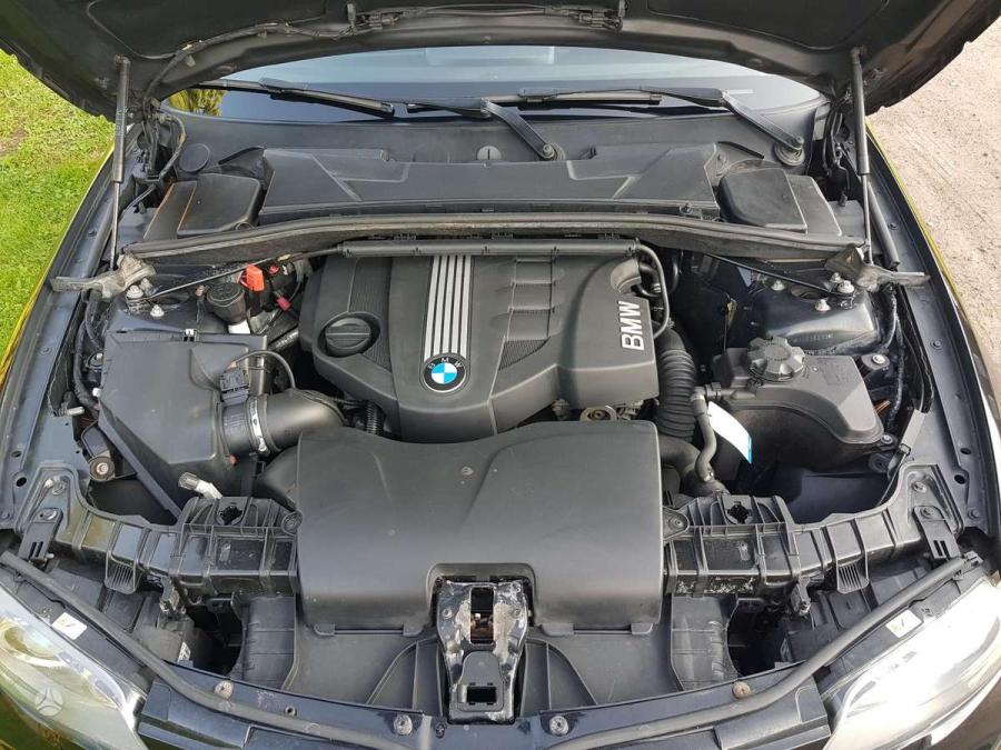 Black BMW 118 2011 in Kaunas, with an engine capacity of 2.00 L and mileage of 259 thousand km for 4400 €, photo 28 on AUTOMOTO.COM.LV