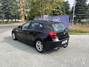 Black BMW 118 2011 in Alytus, with an engine capacity of 2.00 L and mileage of 360 thousand km for 4250 €, photo 5 on AUTOMOTO.COM.LV