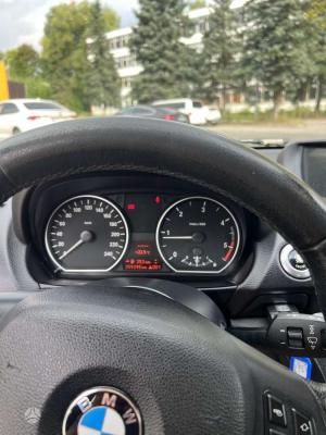 Black BMW 118 2011 in Alytus, with an engine capacity of 2.00 L and mileage of 360 thousand km for 4250 €, photo 10 on AUTOMOTO.COM.LV