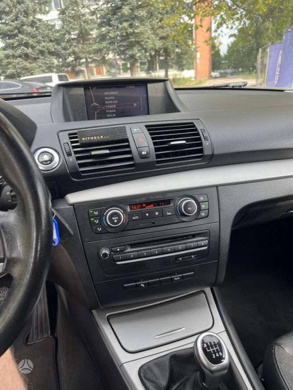 Black BMW 118 2011 in Alytus, with an engine capacity of 2.00 L and mileage of 360 thousand km for 4250 €, photo 10 on AUTOMOTO.COM.LV