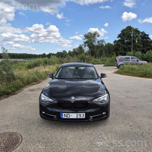 Melns BMW 118 2011 Rīga, ar dzinēja tilpumu 2.00 L un nobraukumu 238 tūkst. km par 5750 €, foto 1 vietnē AUTOMOTO.COM.LV