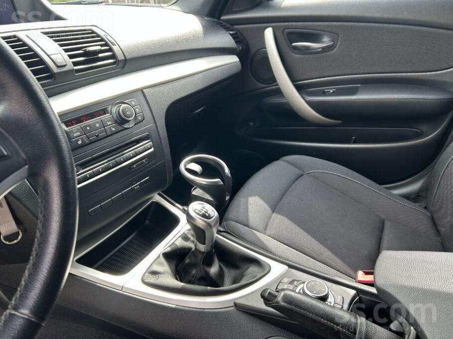 Melns BMW 118 2011 Jelgava, ar dzinēja tilpumu 2.00 L un nobraukumu 261 tūkst. km par 3000 €, foto 7 vietnē AUTOMOTO.COM.LV