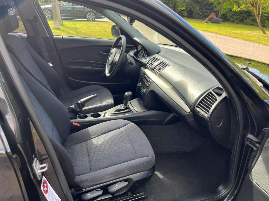 Melns BMW 118 2011 Šauļi, ar dzinēja tilpumu 2.00 L un nobraukumu 241 tūkst. km par 4450 €, foto 14 vietnē AUTOMOTO.COM.LV