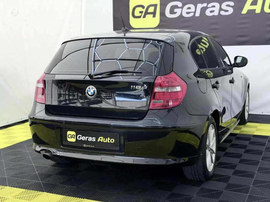 Melns BMW 118 2011 Viļņa, ar dzinēja tilpumu 2.00 L un nobraukumu 328 tūkst. km par 3600 €, foto 5 vietnē AUTOMOTO.COM.LV