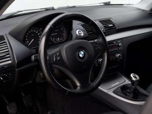 Melns BMW 118 2011 Viļņa, ar dzinēja tilpumu 2.00 L un nobraukumu 328 tūkst. km par 3600 €, foto 10 vietnē AUTOMOTO.COM.LV