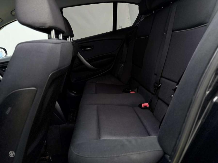 Melns BMW 118 2011 Viļņa, ar dzinēja tilpumu 2.00 L un nobraukumu 328 tūkst. km par 3600 €, foto 12 vietnē AUTOMOTO.COM.LV