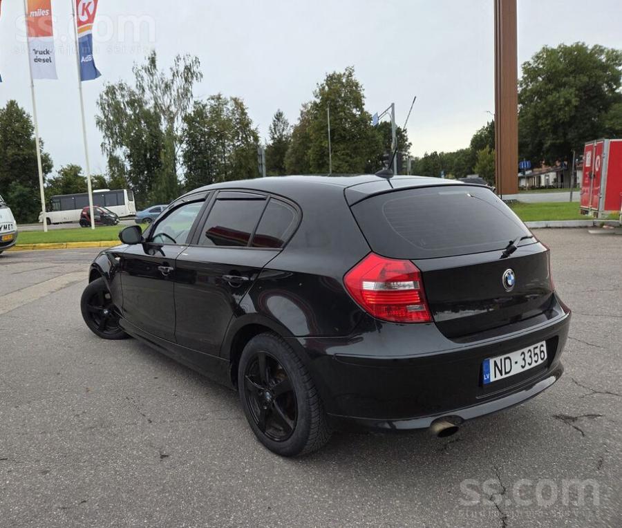 Melns BMW 118 2011 Jelgava, ar dzinēja tilpumu 2.00 L un nobraukumu 261 tūkst. km par 3500 €, foto 5 vietnē AUTOMOTO.COM.LV
