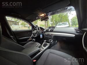 Melns BMW 118 2011 Jelgava, ar dzinēja tilpumu 2.00 L un nobraukumu 261 tūkst. km par 3500 €, foto 17 vietnē AUTOMOTO.COM.LV