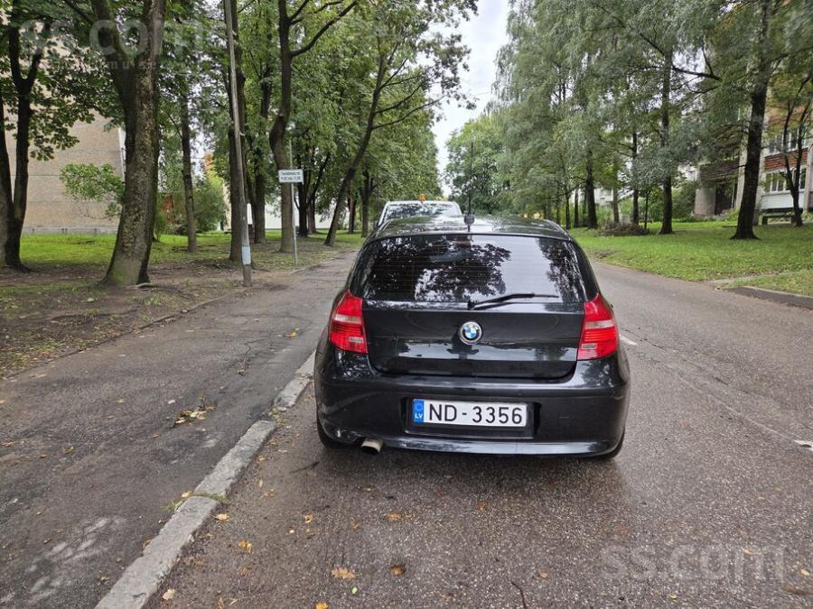 Melns BMW 118 2011 Jelgava, ar dzinēja tilpumu 2.00 L un nobraukumu 261 tūkst. km par 3500 €, foto 20 vietnē AUTOMOTO.COM.LV