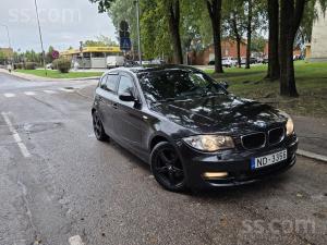 Melns BMW 118 2011 Jelgava, ar dzinēja tilpumu 2.00 L un nobraukumu 261 tūkst. km par 3500 €, foto 22 vietnē AUTOMOTO.COM.LV