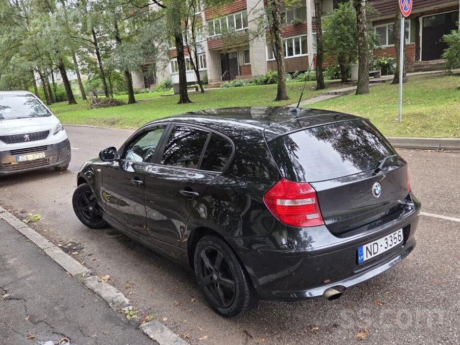 Melns BMW 118 2011 Jelgava, ar dzinēja tilpumu 2.00 L un nobraukumu 261 tūkst. km par 3500 €, foto 23 vietnē AUTOMOTO.COM.LV