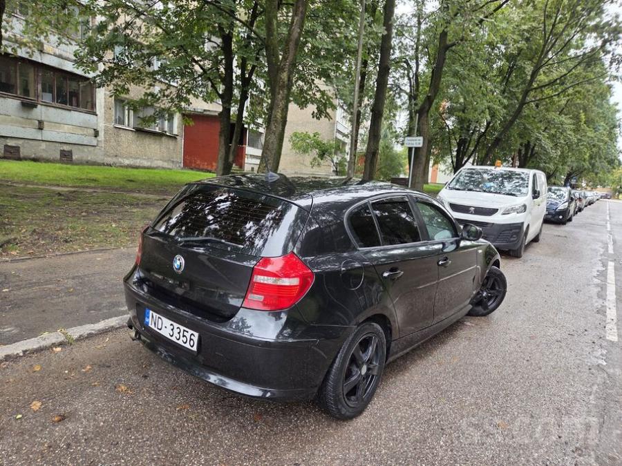 Melns BMW 118 2011 Jelgava, ar dzinēja tilpumu 2.00 L un nobraukumu 261 tūkst. km par 3500 €, foto 24 vietnē AUTOMOTO.COM.LV