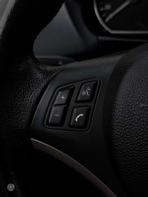 Melns BMW 118 2011 Viļņa, ar dzinēja tilpumu 2.00 L un nobraukumu 328 tūkst. km par 3400 €, foto 24 vietnē AUTOMOTO.COM.LV