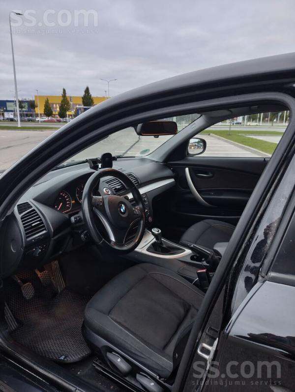 Melns BMW 118 2011 Rīga, ar dzinēja tilpumu 2.00 L un nobraukumu 345 tūkst. km par 2900 €, foto 4 vietnē AUTOMOTO.COM.LV