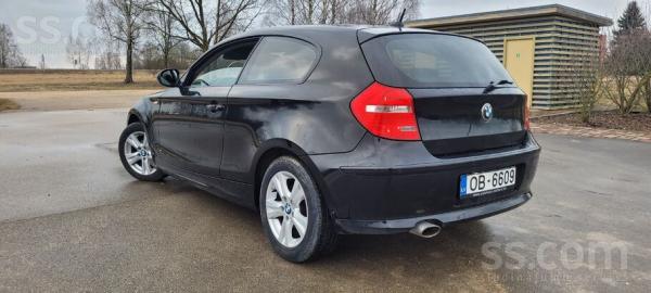 Melns BMW 118 2012 Jēkabpils, ar dzinēja tilpumu 2.00 L un nobraukumu 268 tūkst. km par 3580 €, foto 3 vietnē AUTOMOTO.COM.LV