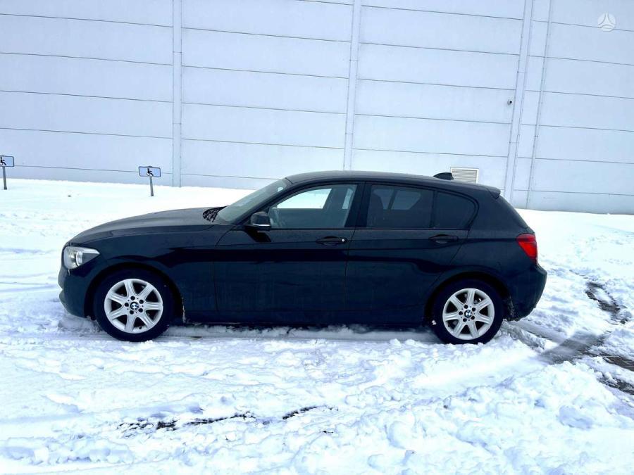 Melns BMW 118 2012 Kauņa, ar dzinēja tilpumu 2.00 L un nobraukumu 278 tūkst. km par 6650 €, foto 4 vietnē AUTOMOTO.COM.LV