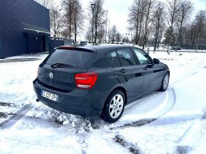 Black BMW 118 2012 in Kaunas, with an engine capacity of 2.00 L and mileage of 278 thousand km for 6650 €, photo 7 on AUTOMOTO.COM.LV