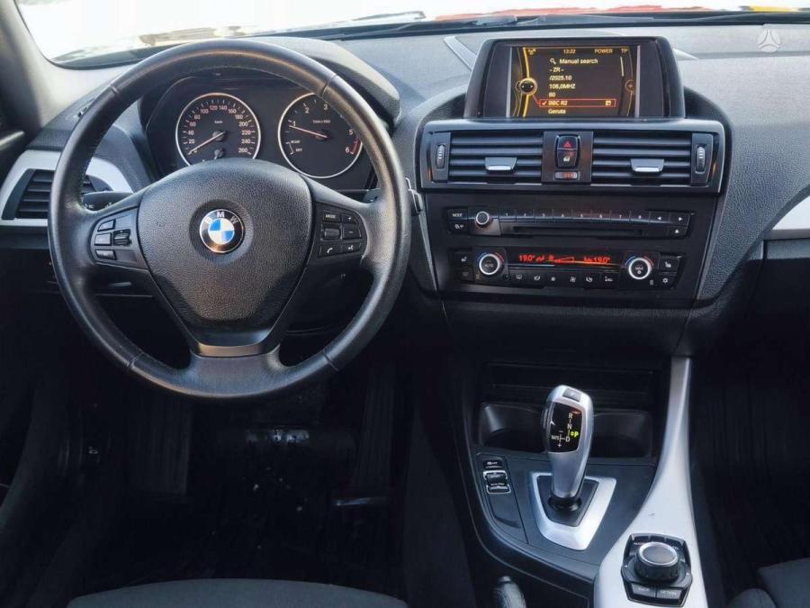 Black BMW 118 2012 in Kretinga, with an engine capacity of 2.00 L and mileage of 139 thousand km for 8550 €, photo 11 on AUTOMOTO.COM.LV