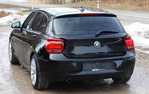 Melns BMW 118 2012 Petrikaičiai, ar dzinēja tilpumu 2.00 L un nobraukumu 139 tūkst. km par 8499 €, foto 9 vietnē AUTOMOTO.COM.LV