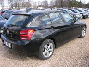 Black BMW 118 2012 in Riga, with an engine capacity of 2.00 L and mileage of 0 thousand km for 8550 €, photo 4 on AUTOMOTO.COM.LV