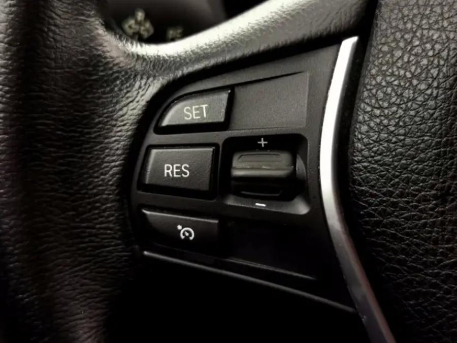 Black BMW 118 2012 in Riga, with an engine capacity of 2.00 L and mileage of 235 thousand km for 9990 €, photo 18 on AUTOMOTO.COM.LV