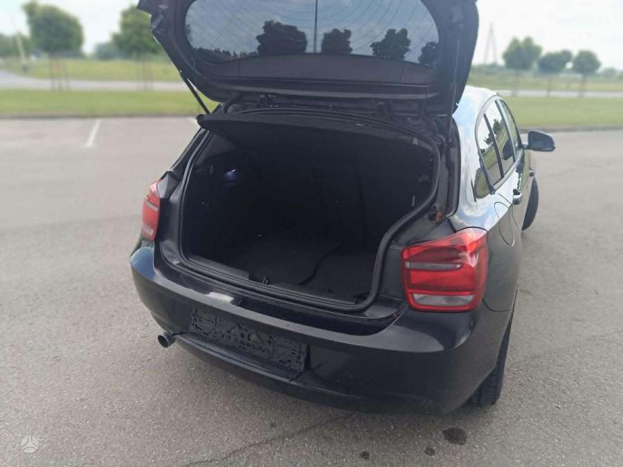 Melns BMW 118 2012 Panevēža, ar dzinēja tilpumu 2.00 L un nobraukumu 248 tūkst. km par 5850 €, foto 13 vietnē AUTOMOTO.COM.LV