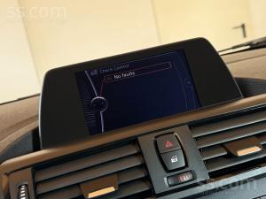 Melns BMW 118 2012 Tukums, ar dzinēja tilpumu 2.00 L un nobraukumu 259 tūkst. km par 6300 €, foto 19 vietnē AUTOMOTO.COM.LV