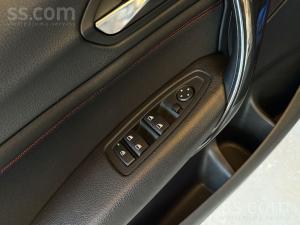 Melns BMW 118 2012 Tukums, ar dzinēja tilpumu 2.00 L un nobraukumu 259 tūkst. km par 6300 €, foto 20 vietnē AUTOMOTO.COM.LV