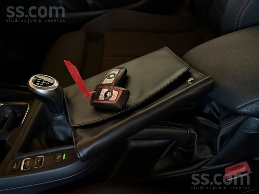 Melns BMW 118 2012 Tukums, ar dzinēja tilpumu 2.00 L un nobraukumu 259 tūkst. km par 6300 €, foto 21 vietnē AUTOMOTO.COM.LV