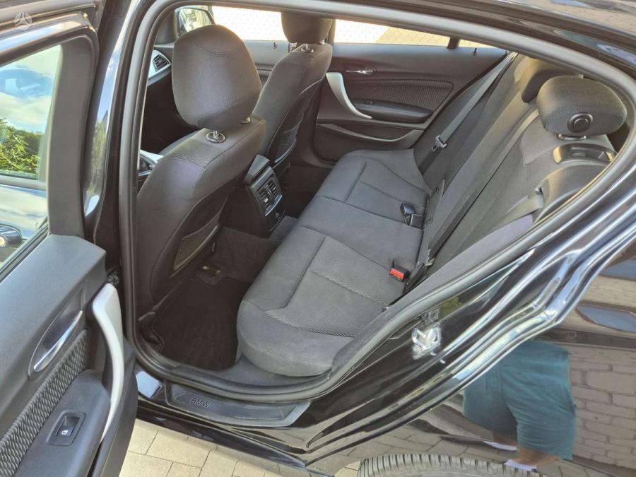 Black BMW 118 2012 in Vilnius, with an engine capacity of 2.00 L and mileage of 280 thousand km for 5500 €, photo 8 on AUTOMOTO.COM.LV