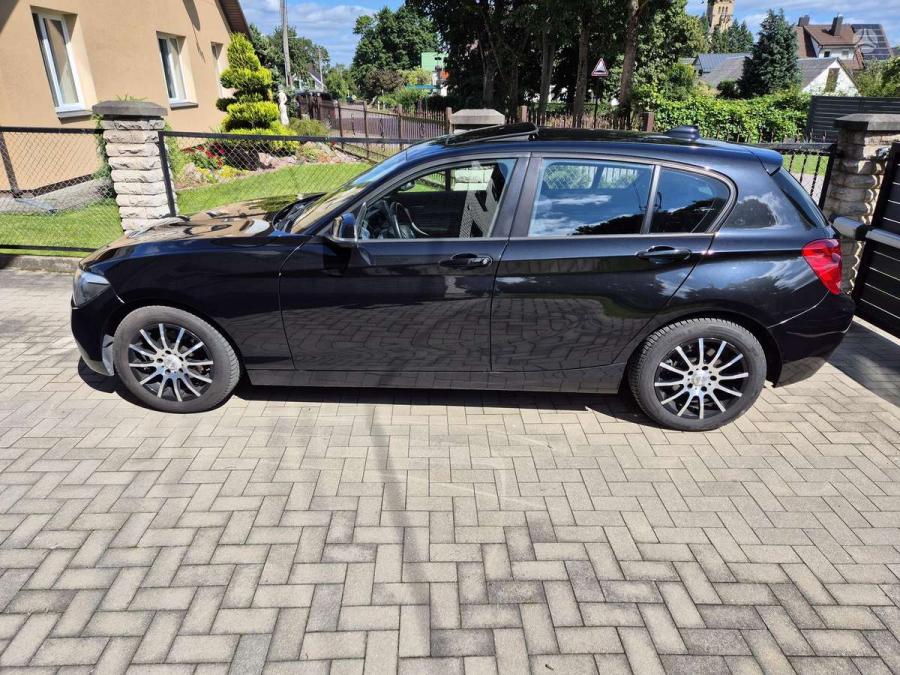 Black BMW 118 2012 in Vilnius, with an engine capacity of 2.00 L and mileage of 280 thousand km for 5500 €, photo 12 on AUTOMOTO.COM.LV