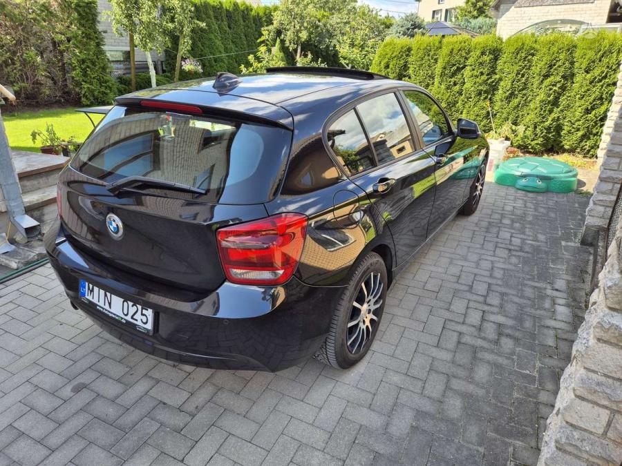 Black BMW 118 2012 in Vilnius, with an engine capacity of 2.00 L and mileage of 280 thousand km for 5500 €, photo 15 on AUTOMOTO.COM.LV
