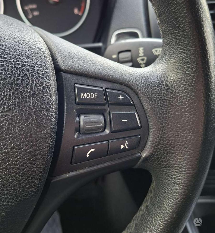 Melns BMW 118 2012 Kretinga, ar dzinēja tilpumu 2.00 L un nobraukumu 139 tūkst. km par 7499 €, foto 25 vietnē AUTOMOTO.COM.LV