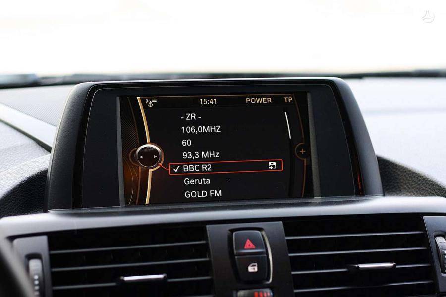 Melns BMW 118 2012 Kretinga, ar dzinēja tilpumu 2.00 L un nobraukumu 139 tūkst. km par 7499 €, foto 27 vietnē AUTOMOTO.COM.LV