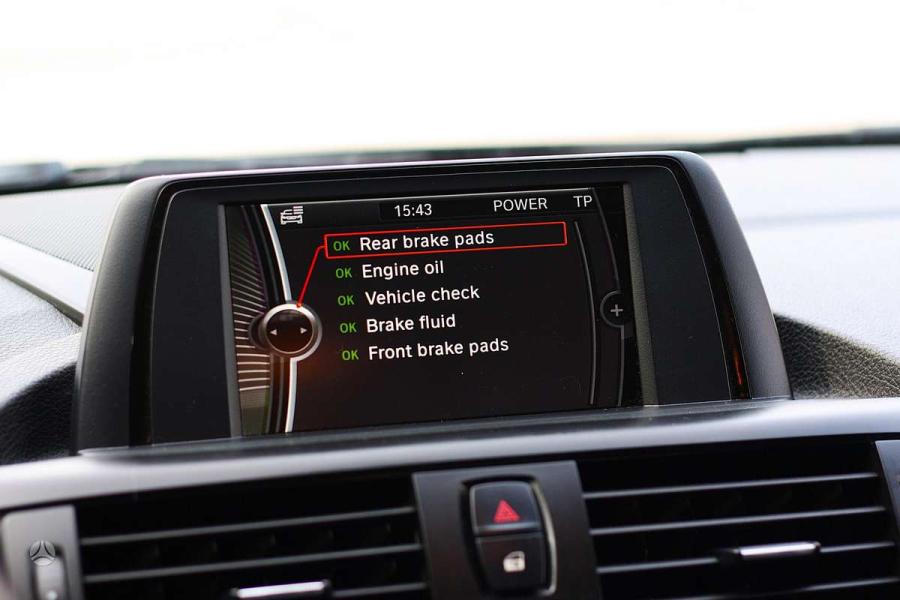 Melns BMW 118 2012 Kretinga, ar dzinēja tilpumu 2.00 L un nobraukumu 139 tūkst. km par 7499 €, foto 29 vietnē AUTOMOTO.COM.LV