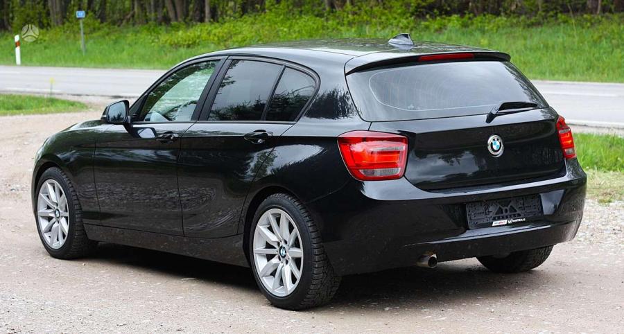 Black BMW 118 2012 in Kretinga, with an engine capacity of 2.00 L and mileage of 139 thousand km for 7499 €, photo 10 on AUTOMOTO.COM.LV