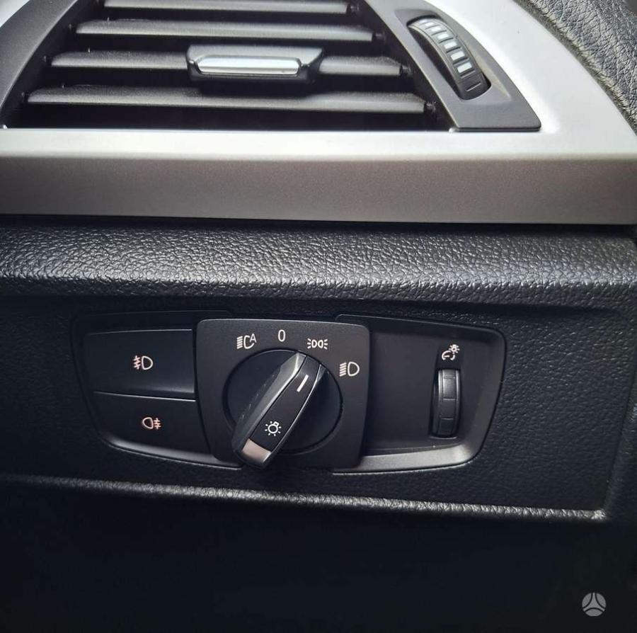 Black BMW 118 2012 in Kretinga, with an engine capacity of 2.00 L and mileage of 139 thousand km for 7499 €, photo 20 on AUTOMOTO.COM.LV