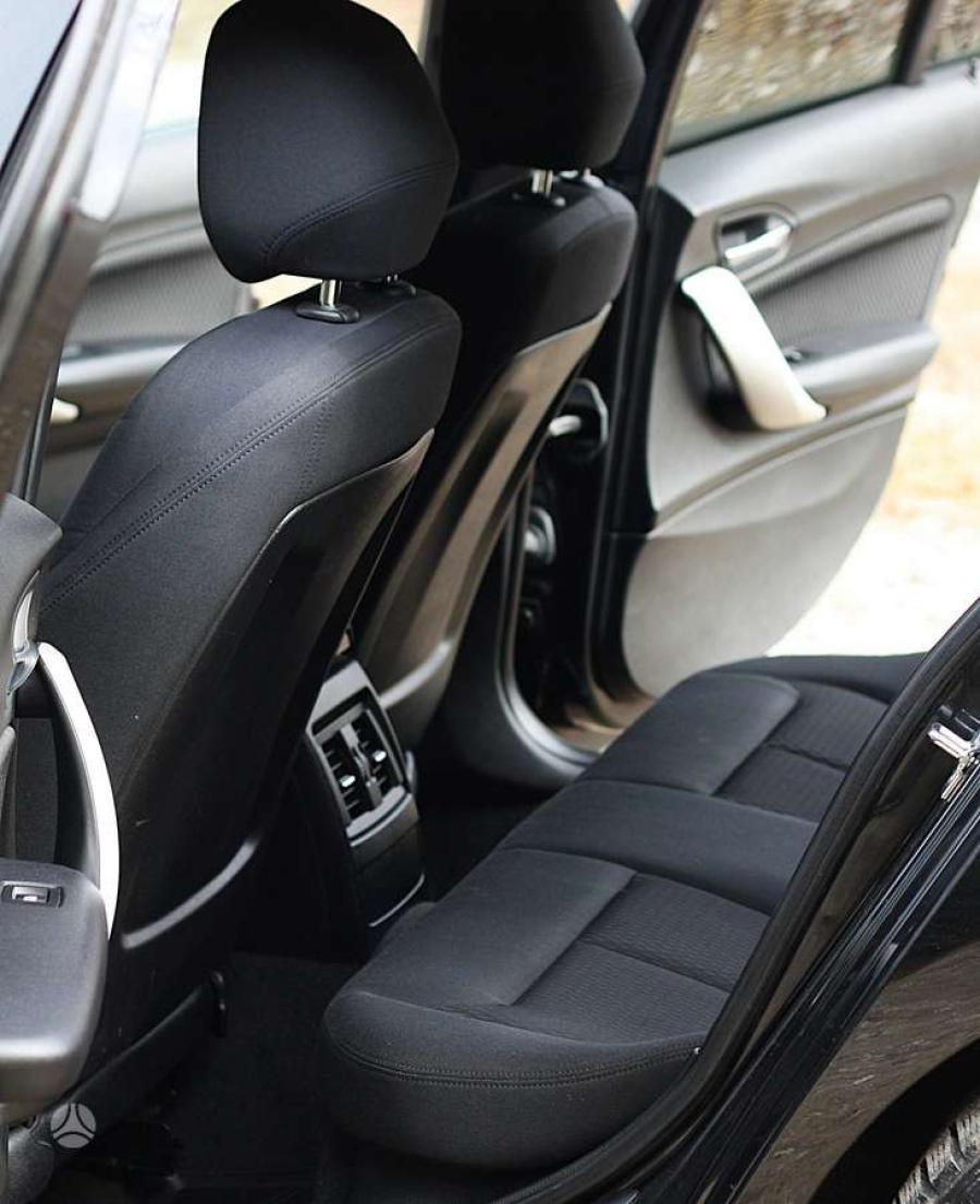 Black BMW 118 2012 in Kretinga, with an engine capacity of 2.00 L and mileage of 139 thousand km for 7499 €, photo 18 on AUTOMOTO.COM.LV
