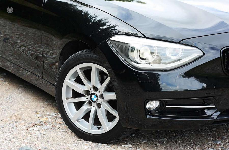 Black BMW 118 2012 in Kretinga, with an engine capacity of 2.00 L and mileage of 139 thousand km for 6899 €, photo 9 on AUTOMOTO.COM.LV