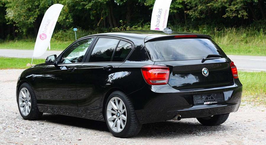 Black BMW 118 2012 in Kretinga, with an engine capacity of 2.00 L and mileage of 139 thousand km for 6899 €, photo 11 on AUTOMOTO.COM.LV