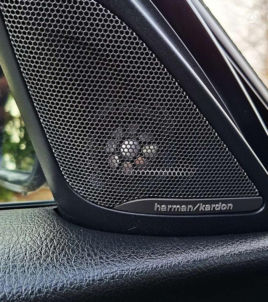 Black BMW 118 2012 in Kretinga, with an engine capacity of 2.00 L and mileage of 139 thousand km for 6899 €, photo 25 on AUTOMOTO.COM.LV