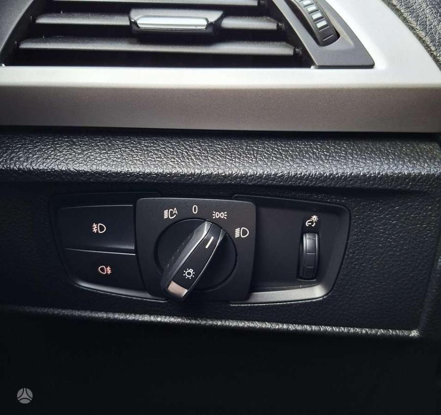 Black BMW 118 2012 in Kretinga, with an engine capacity of 2.00 L and mileage of 139 thousand km for 6899 €, photo 26 on AUTOMOTO.COM.LV