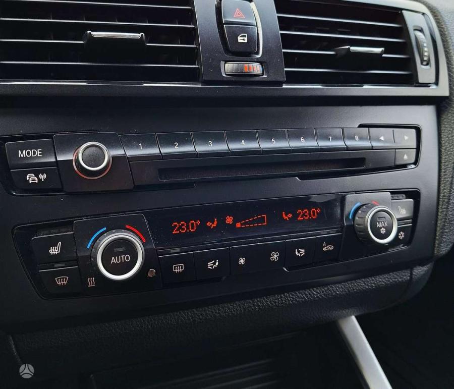 Black BMW 118 2012 in Kretinga, with an engine capacity of 2.00 L and mileage of 139 thousand km for 6899 €, photo 30 on AUTOMOTO.COM.LV