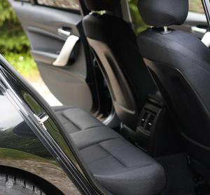 Black BMW 118 2012 in Kretinga, with an engine capacity of 2.00 L and mileage of 139 thousand km for 6899 €, photo 34 on AUTOMOTO.COM.LV